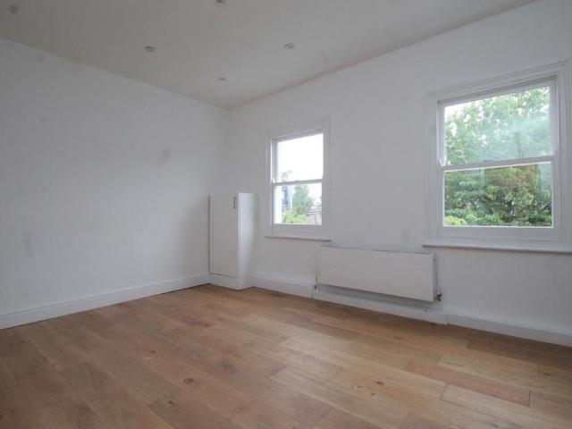 Mayton Street, Islington, N7 2 bed flat to rent £2,405 pcm £555 pw