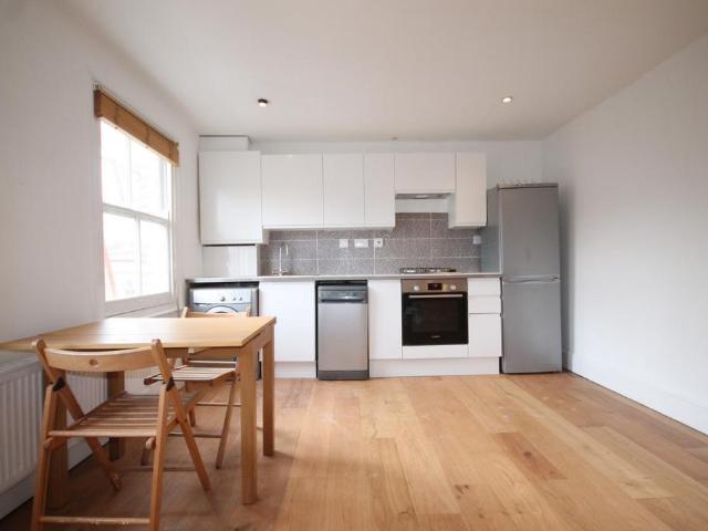 Mayton Street, Islington, N7 3 bed flat to rent £3,141 pcm £725 pw