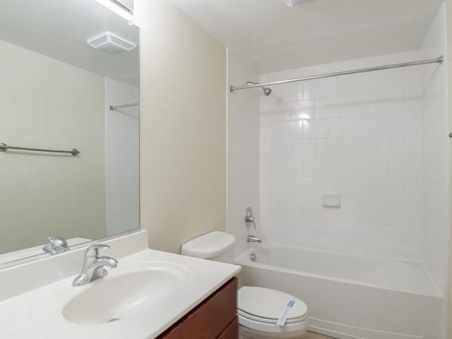 Mayton Transfer Lofts 1 Bedroom Apartment for Rent at 250 E Bank St, Petersburg, VA 23803