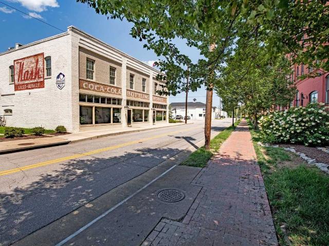 Mayton Transfer Lofts 1 Bedroom Apartment for Rent at 250 E Bank St, Petersburg, VA 23803