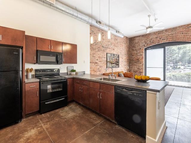 Mayton Transfer Lofts 1 Bedroom Apartment for Rent at 250 E Bank St, Petersburg, VA 23803