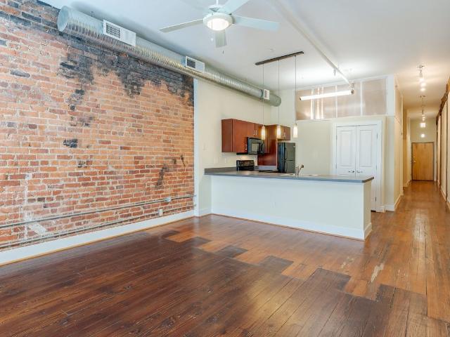 Mayton Transfer Lofts 1 Bedroom Apartment for Rent at 250 E Bank St, Petersburg, VA 23803