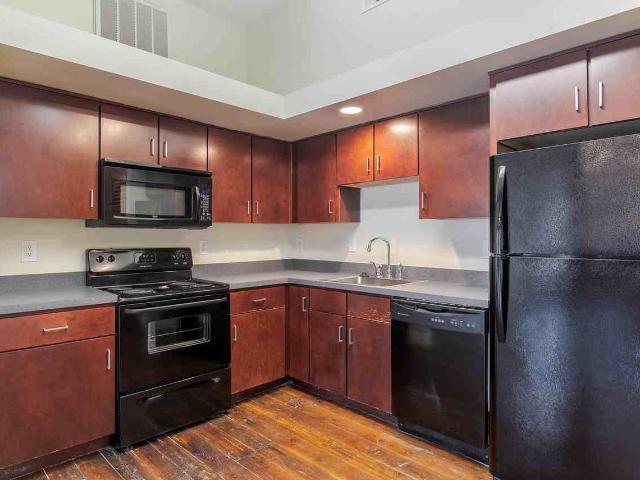 Mayton Transfer Lofts 1 Bedroom Apartment for Rent at 250 E Bank St, Petersburg, VA 23803