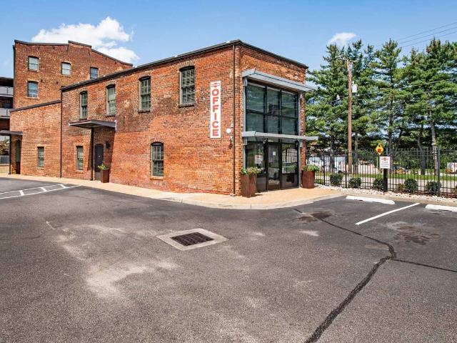 Mayton Transfer Lofts 1 Bedroom Apartment for Rent at 250 E Bank St, Petersburg, VA 23803