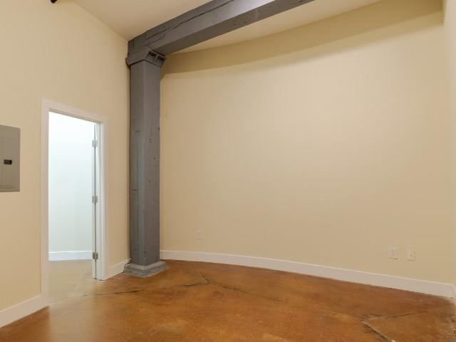 Mayton Transfer Lofts 2 Bedroom Apartment for Rent at 250 E Bank St, Petersburg, VA 23803