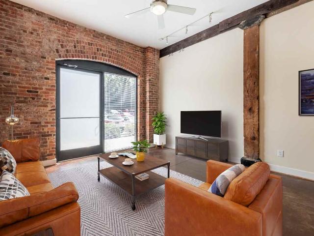 Mayton Transfer Lofts 2 Bedroom Apartment for Rent at 250 E Bank St, Petersburg, VA 23803