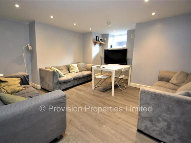 Mayville Avenue, Hyde Park LS6 8 bed terraced house to rent £3,640 pcm £840 pw