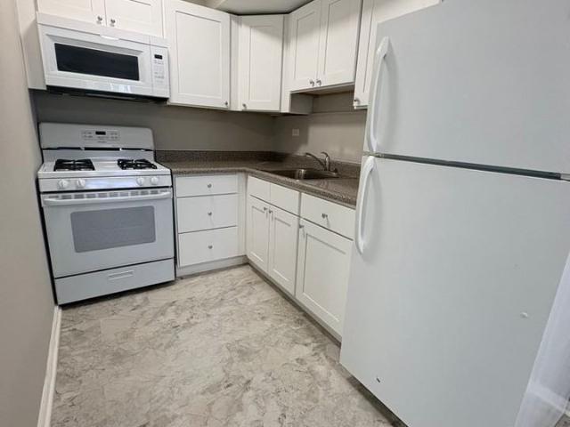 Maywood Studio Apartment for Rent at 2036 S 5th Ave, Maywood, IL 60153