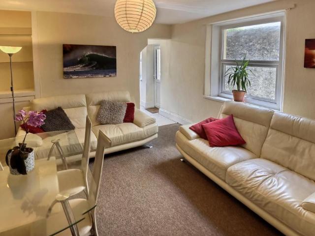 May Terrace, Plymouth PL4 6 bed terraced house to rent £2,700 pcm £623 pw