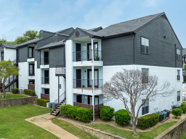 Maya at White Rock Apartments 2 Bedroom Apartment for Rent at 7414 E Grand Ave, Dallas, TX 75214 Coronado Hills Gastonwood