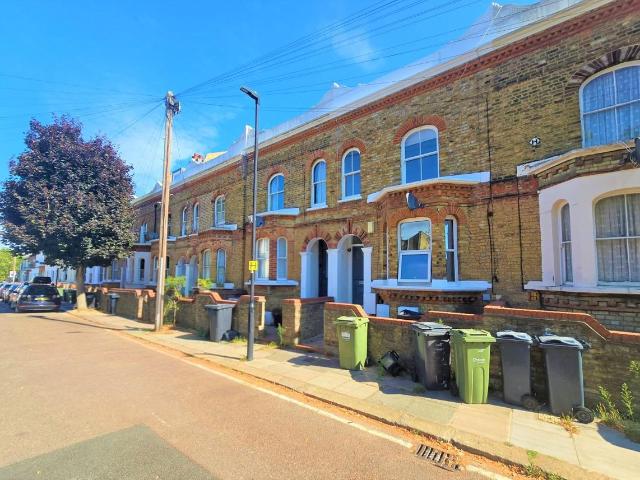 Mayall Road, Herne Hill, London SE24, 2 bed flat to rent, £2,250 pcm | PrimeLocation