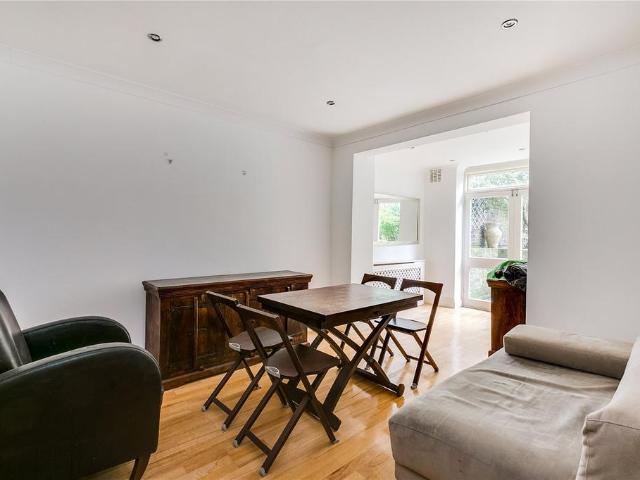 Maybourne Court, 12 14 Monmouth. 2 bed flat to rent £2,750 pcm £635 pw