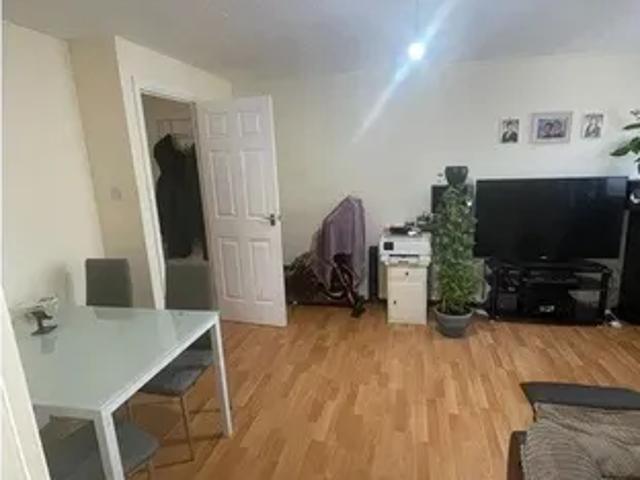 Maybury Close, Debden Green, IG10 3PF, United Kingdom | 2 bed apartment for rent #167486944 | Rentberry