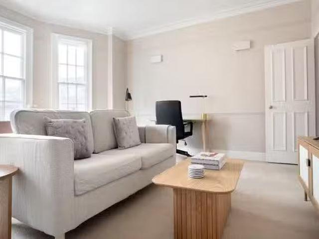 Maybury Court, Marylebone 2 Bedroom 1 Bath