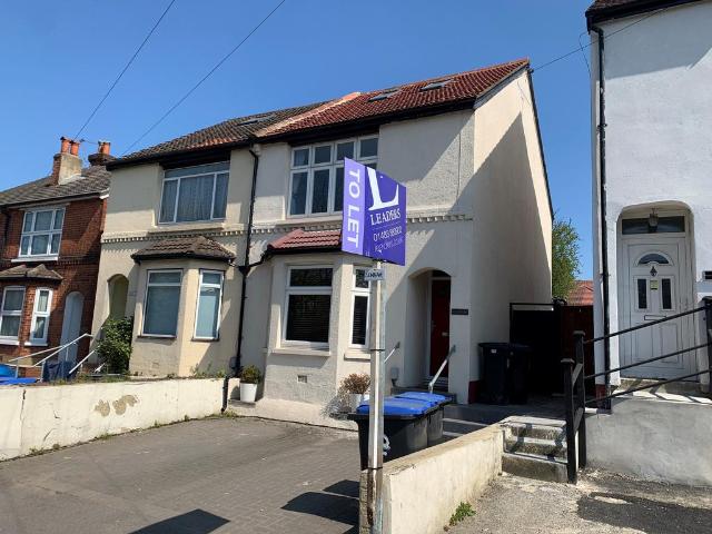 Maybury Hill, GU22 4 bed terraced house to rent £2,350 pcm £542 pw