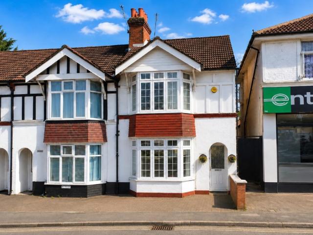 Maybury Hill, Woking 3 bedrooms Property for lettings Seymours