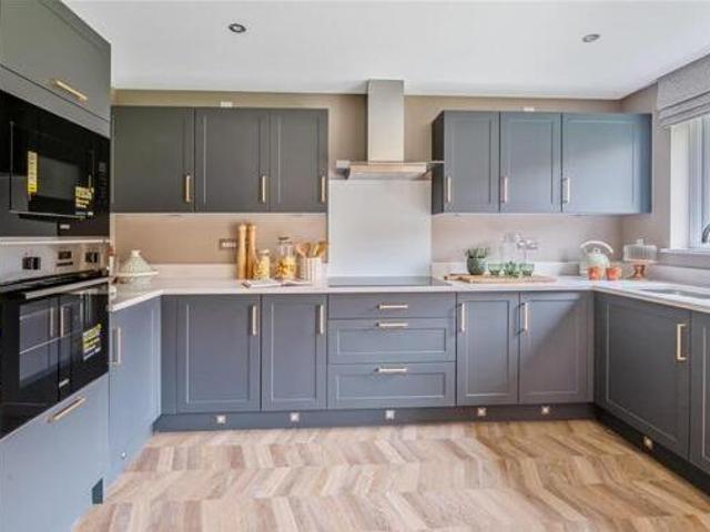 Maybury Road, Maybury, 4 Bedroom Detached