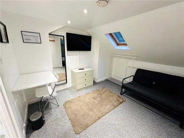 Maybury Road, Woking, Surrey, GU21 5JR