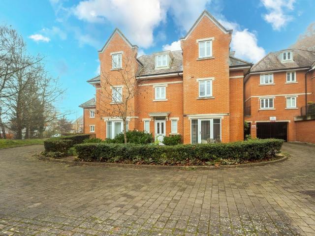 Maybury, Woking GU22, 2 bed flat to rent, £1,800 pcm | PrimeLocation