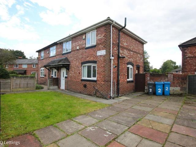Maycroft Avenue, Manchester M20 3 bed semi detached house to rent £1,900 pcm £438 pw