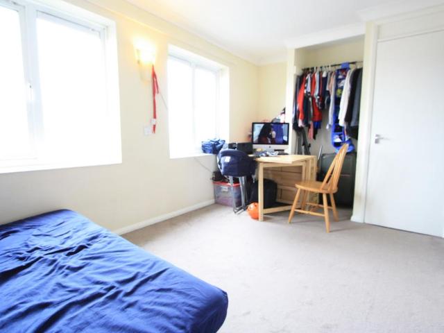 Mayday Road, Thornton Heath CR7 Studio to rent £1,000 pcm £231 pw