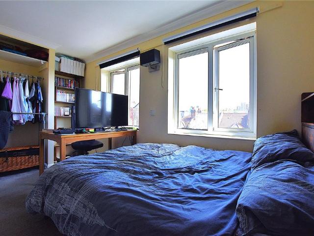 Mayday Road, Thornton Heath, CR7 Studio to rent £1,000 pcm £231 pw