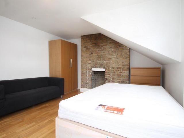 Mayes Road, Wood Green, N22 3 bed flat to rent £2,816 pcm £650 pw