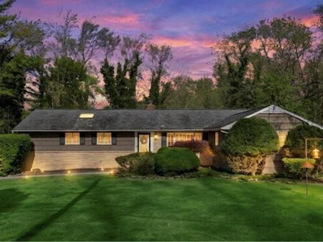 Mayer Dr, Suffern, Home For Sale