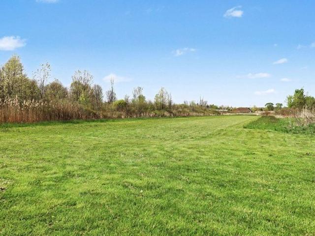 Mayer Rd, Fair Haven, MI 48023