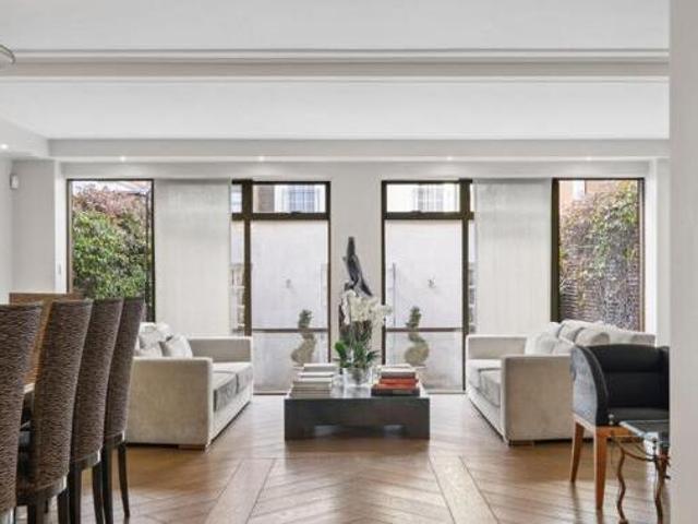 Mayfair, Mount Row, London, 3 Bedroom Flat