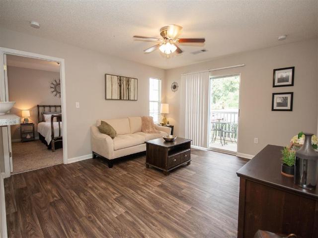 Mayfair at Carrollton 1 Bedroom Apartment for Rent at 318 Columbia Dr, Carrollton, GA 30117
