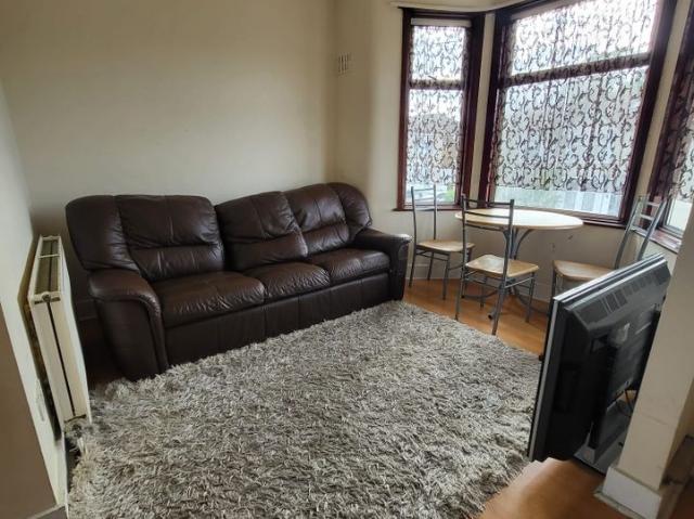 Mayfair Avenue, Ilford IG1, 1 bed flat to rent, £1,250 pcm | PrimeLocation