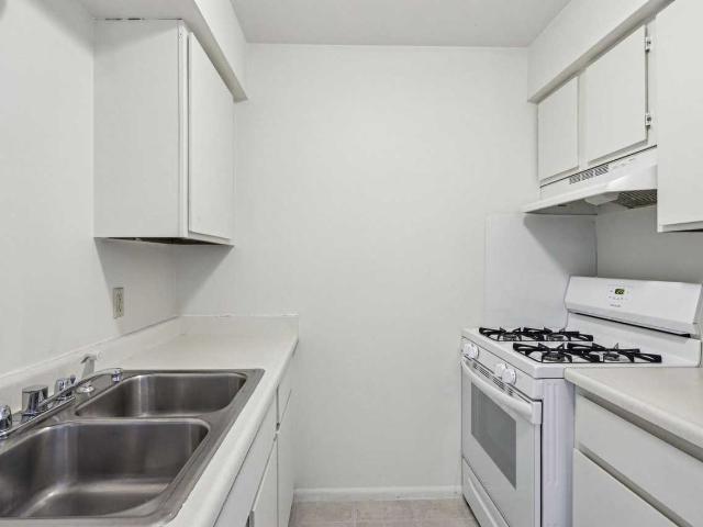 Mayfair Apartments 1 Bedroom Apartment for Rent at 5292 N Lovers Lane Rd, Milwaukee, WI 53225 Timmerman West