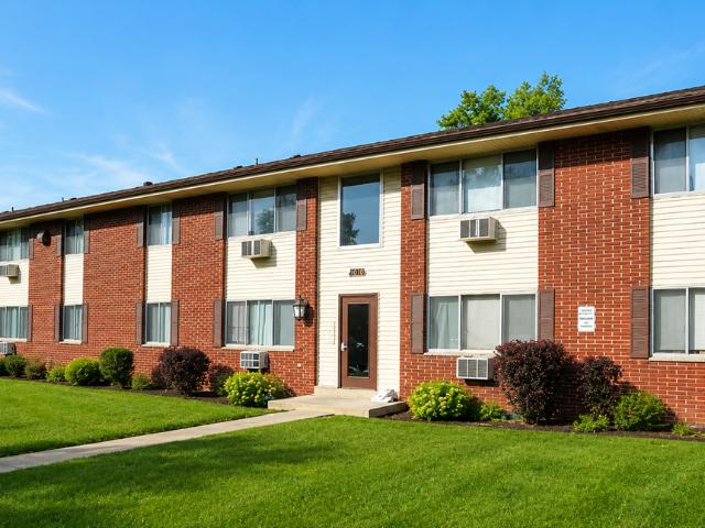 Mayfair Apartments 2 Bedroom Apartment for Rent at 5292 N Lovers Lane Rd, Milwaukee, WI 53225 Timmerman West