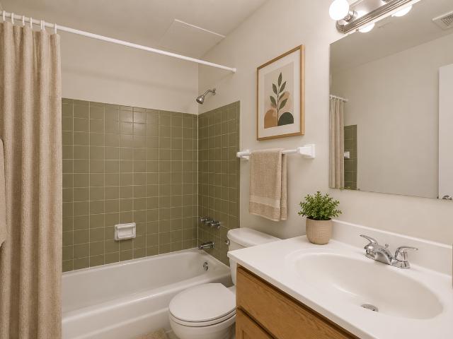 Mayfair Apartments 2 Bedroom Apartment for Rent at 5292 N Lovers Lane Rd, Milwaukee, WI 53225 Timmerman West