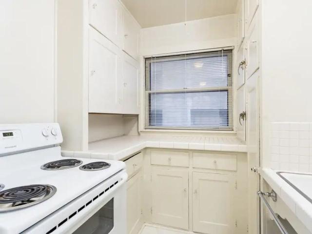 MAYFAIR APARTMENTS MAYF01 1 Bedroom Apartment for Rent at 1929 Nw Irving St, Portland, OR 97209 Northwest District