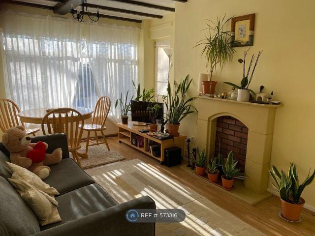 Mayfair Building, Birmingham B37, 3 bed flat to rent, £1,200 pcm | PrimeLocation
