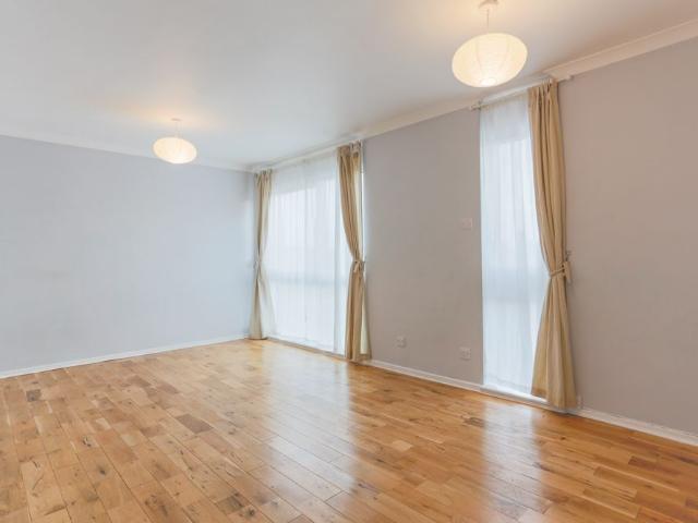 Mayfair Close, Beckenham BR3, Studio to rent, £1,200 pcm | PrimeLocation