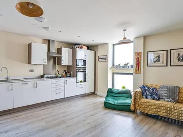 Mayfair Court, 61 Worple Road, London, SW19 4EY, United Kingdom | 2 bed apartment for rent #138510936 | Rentberry