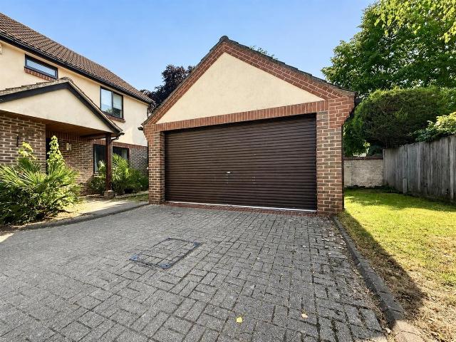 Mayfair Gardens, Southampton SO15, 3 bed end terrace house to rent, £1,900 pcm | PrimeLocation