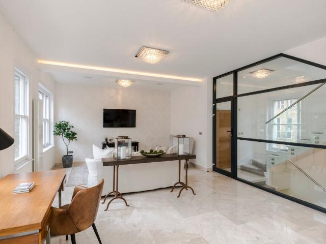 Mayfair, London, 2 bed, Apartment for Rent, Reduced