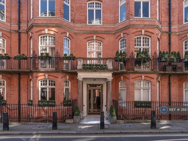 Mayfair, London, W1J 1 bed flat to rent £2,500 pcm £577 pw