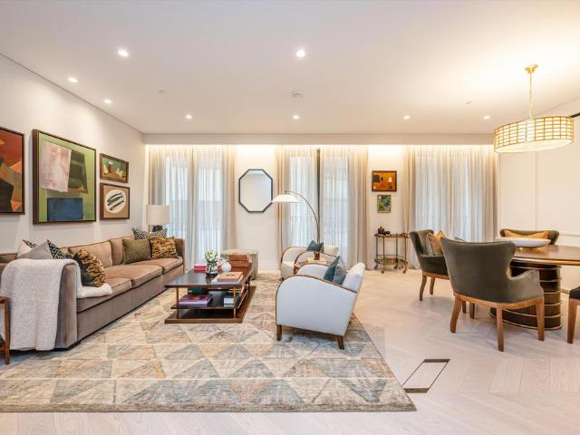 Mayfair, London, W1J 1 bed flat to rent £9,967 pcm £2,300 pw