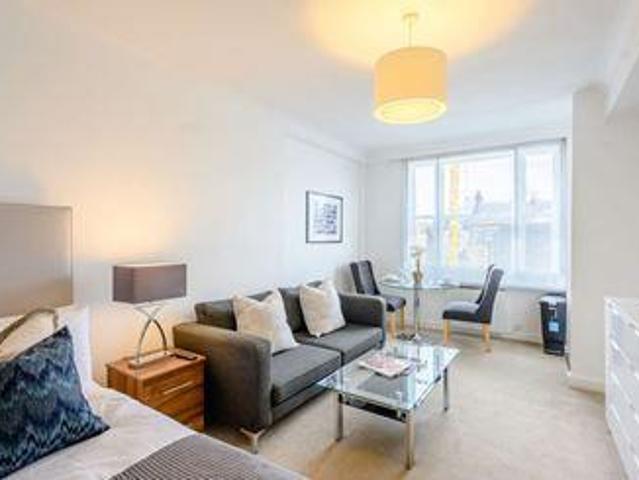 Mayfair, London. W1J Studio to rent £2,600 pcm £600 pw