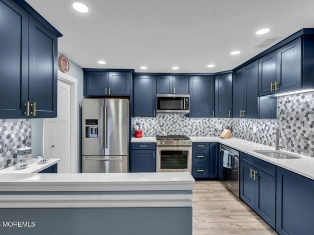 Mayfair Pl, Morganville, Condo For Sale