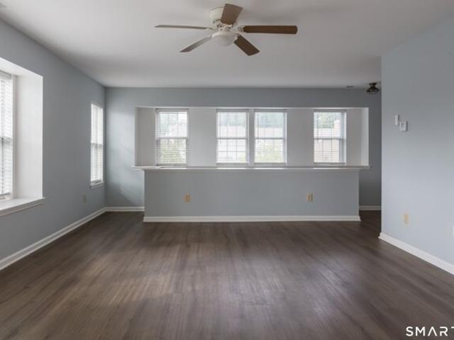 Mayfield Dr, Trumbull, Condo For Sale