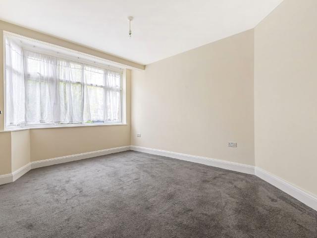Mayfield Gardens, Hanwell, London W7, 3 bed detached house to rent, £2,500 pcm | PrimeLocation