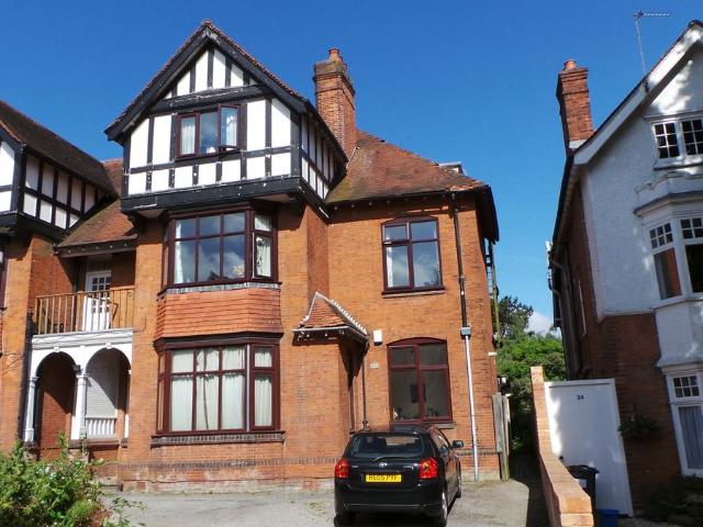 Mayfield Road, Birmingham B13, 2 bed flat to rent, £825 pcm | PrimeLocation