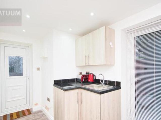 Mayfield Road, Chingford, Studio Flat For