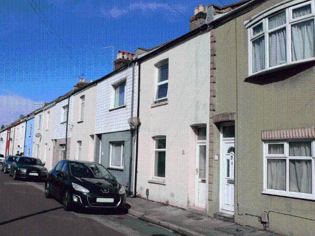 Mayfield Road, Gosport, Hampshire 2 bed terraced house to rent £1,125 pcm £260 pw